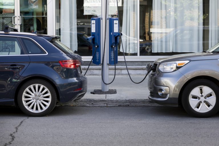 Hydro-Québec Network | Charging of electric cars causes "enormous stress".